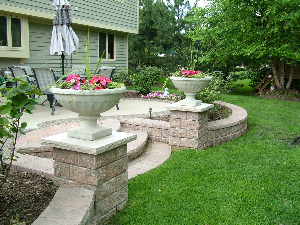 RESIDENTIAL MAINTENANCE – Redbud Landscaping