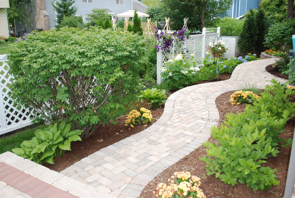 RESIDENTIAL MAINTENANCE – Redbud Landscaping